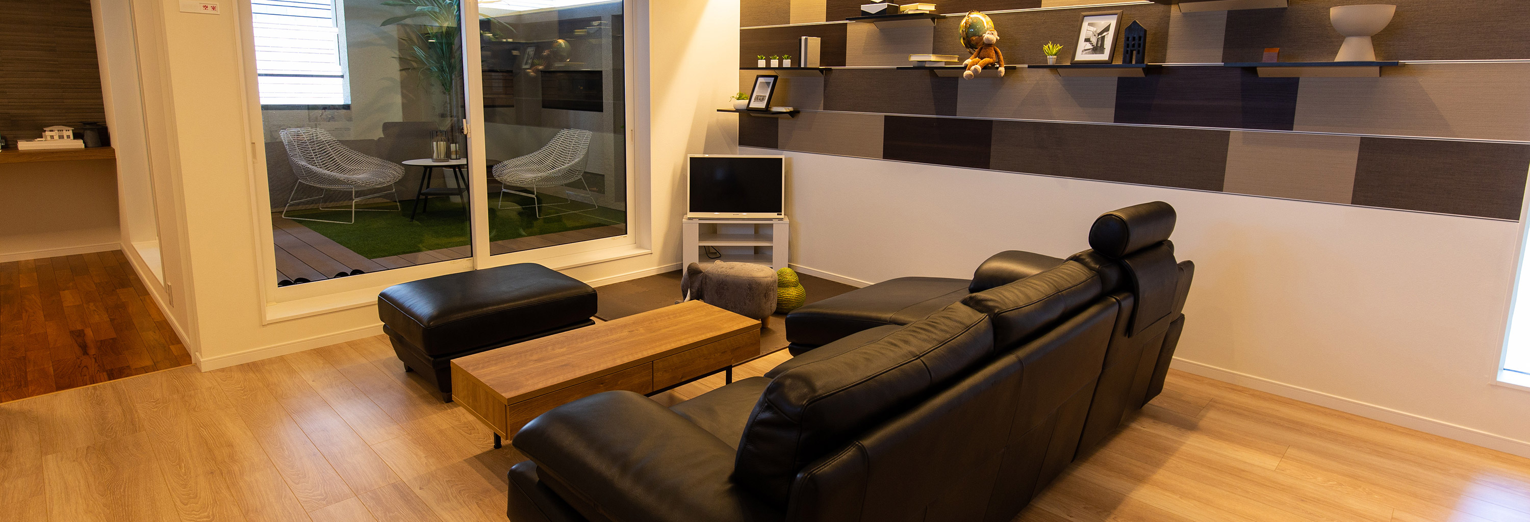 SERVICE – Adel House